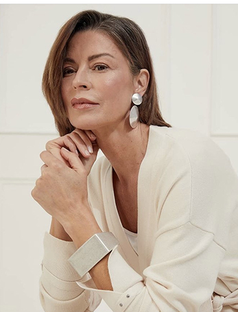 Anya Longwell – The Bowman Agency